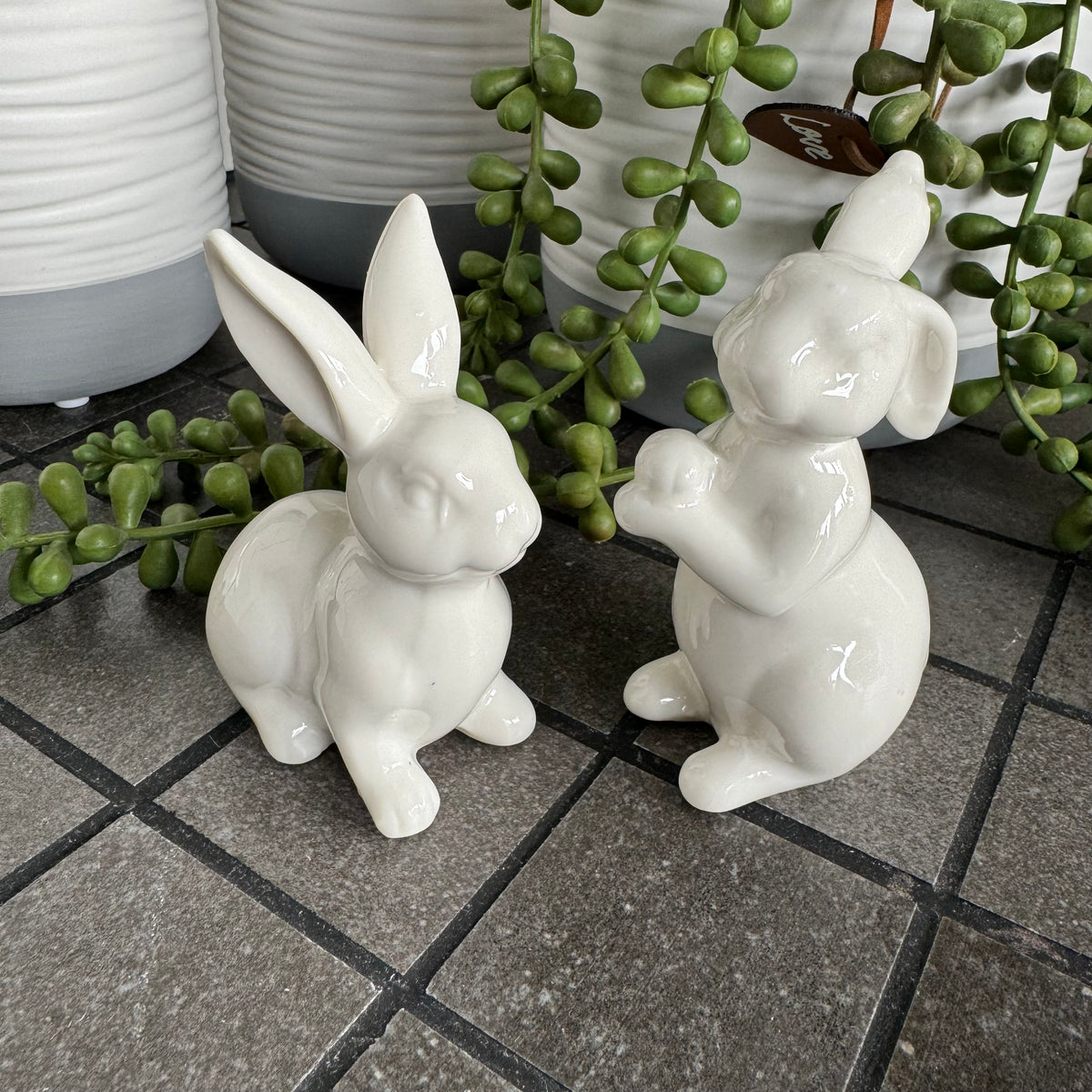 Small cute White Porcelain Rabbit sitting down – The Life Store Brigg